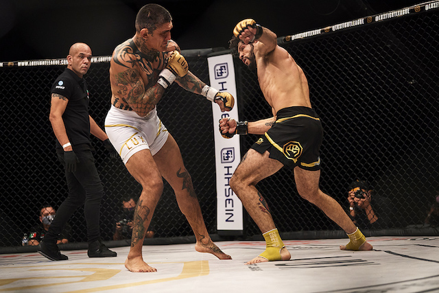 Embiste “Toro” Reyes en su debut en LUX Fight League a “Loco” Arreola ...