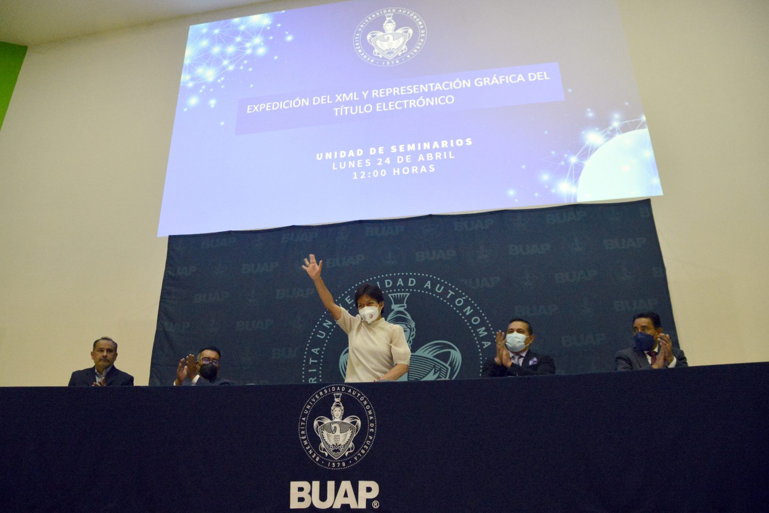 La BUAP presenta el nuevo título profesional electrónico en formato XML y PDF - Desde Puebla