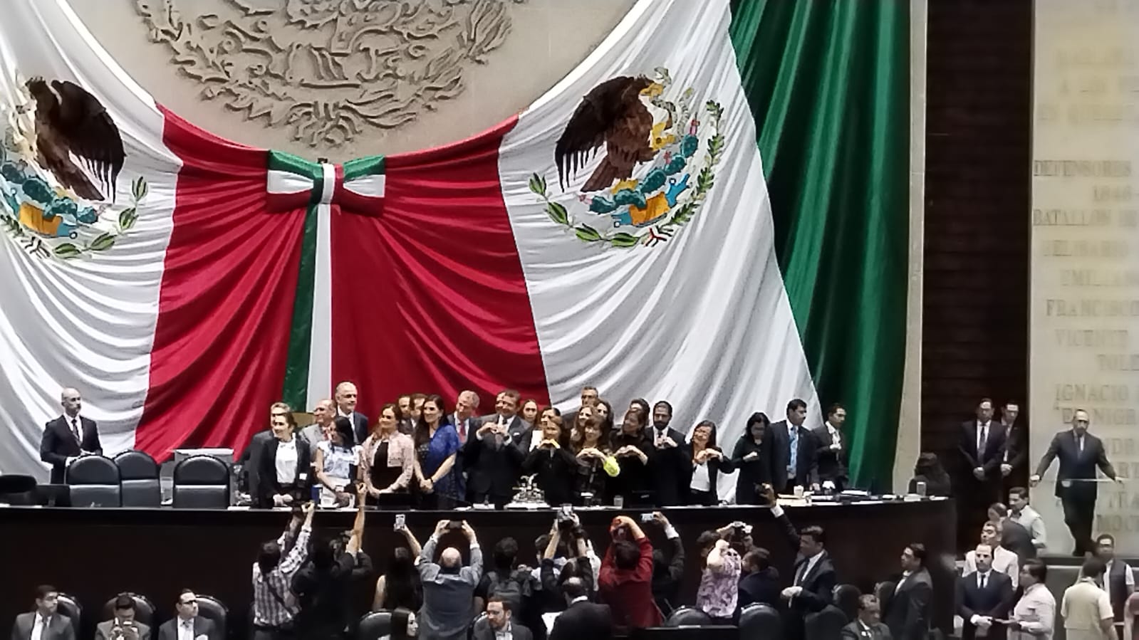 Alejandro Armenta y Pepe Chedraui asistieron al Congreso de la Unión por los 494 años de la ...