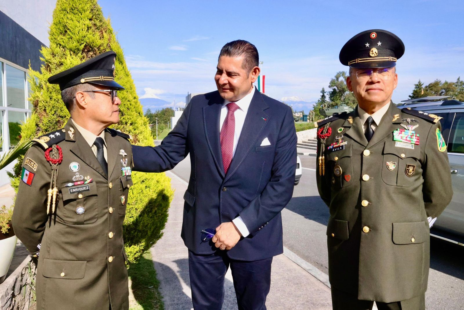 Encabeza Armenta la toma de posesión del general Francisco Antonio ...